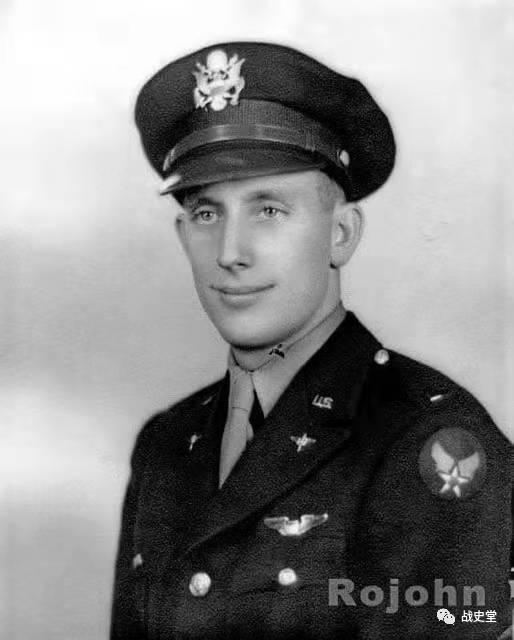 合体的B-17吓坏德军！相撞后竟能保持飞行，机组成员如何逃生？_凤凰网