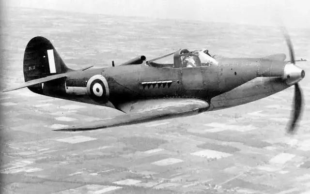 仙人掌丛中的眼镜蛇：P-400战斗机在瓜岛_凤凰网