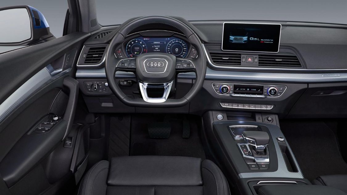 新款奥迪Q5L上市，39.68万起共8款车型，内饰被网友吐槽称偷懒了_凤凰网汽车_凤凰网