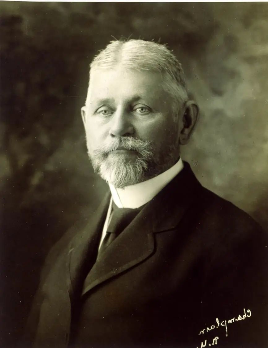 RR · TRENDS | “暗夜精灵”的神秘之处__凤凰网