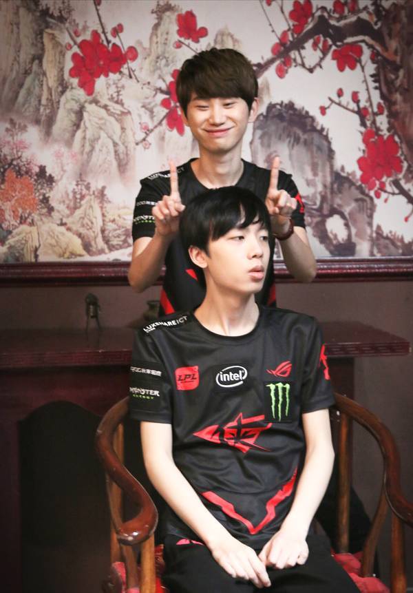 断剑重铸之日、骑士归来之时！SMLZ 重返LPL加入UP征战夏季赛_凤凰网