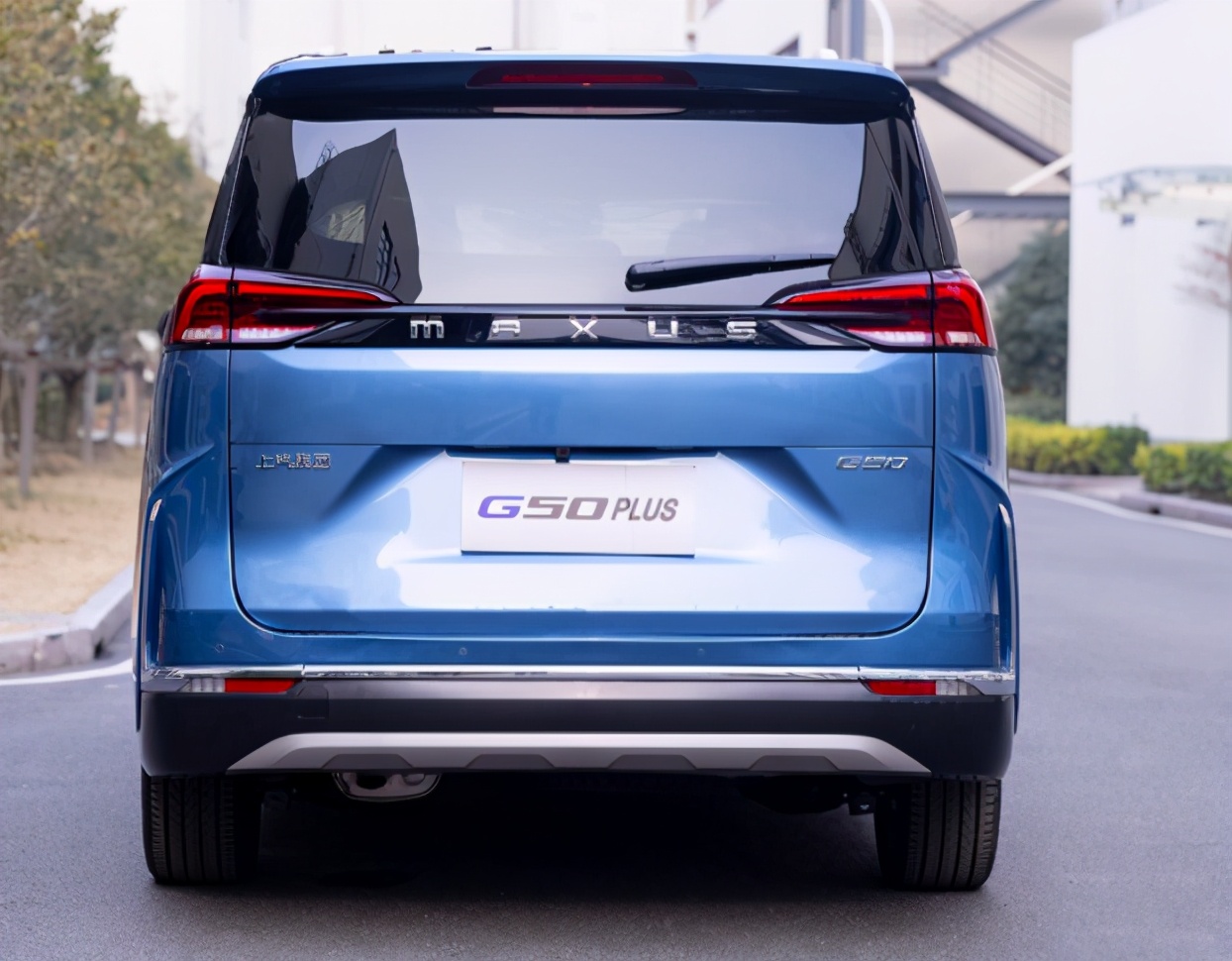 霸气不输GL8！8万多就能买，经济实用MPV就选它_凤凰网汽车_凤凰网