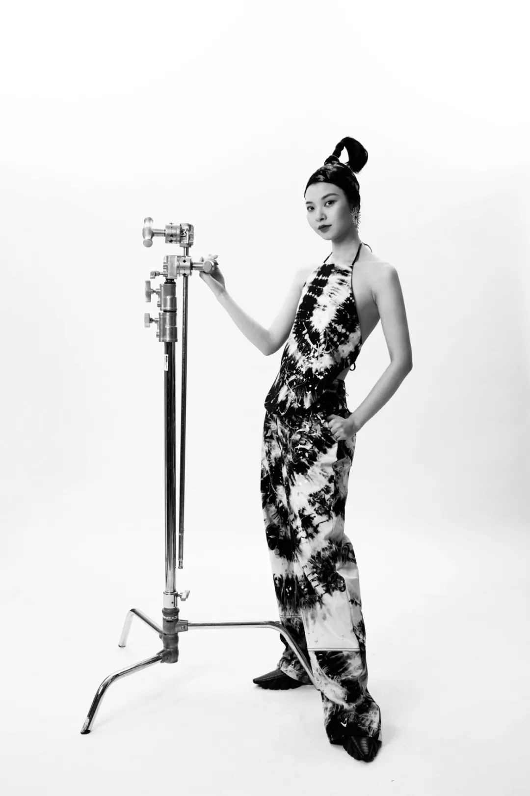 专访先锋独立设计师Angel Chen 以时代影像致敬东方女性魅影__凤凰网