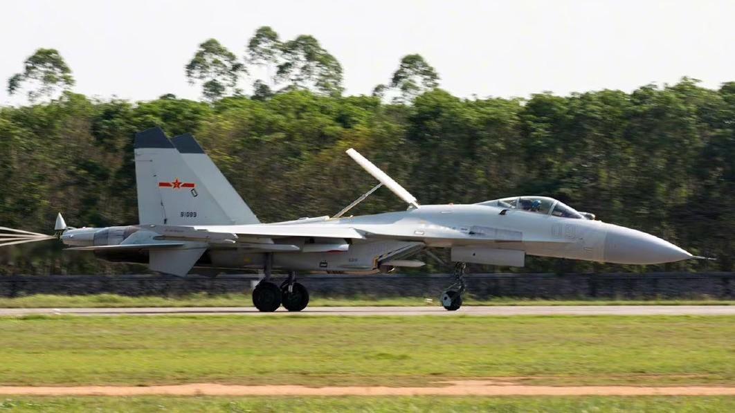 浴火重生！中国歼-11B开启三代半改进，与歼-16并肩成空中杀手_凤凰网