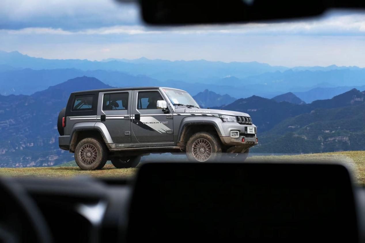 冠军之上更有无疆大爱，新款BJ40环塔冠军版售20.99万元_凤凰网汽车_凤凰网