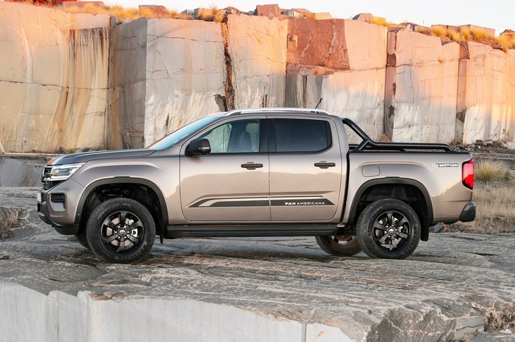 基于福特T6平台打造，多种版本与排量可选，全新大众Amarok来了！_凤凰网汽车_凤凰网