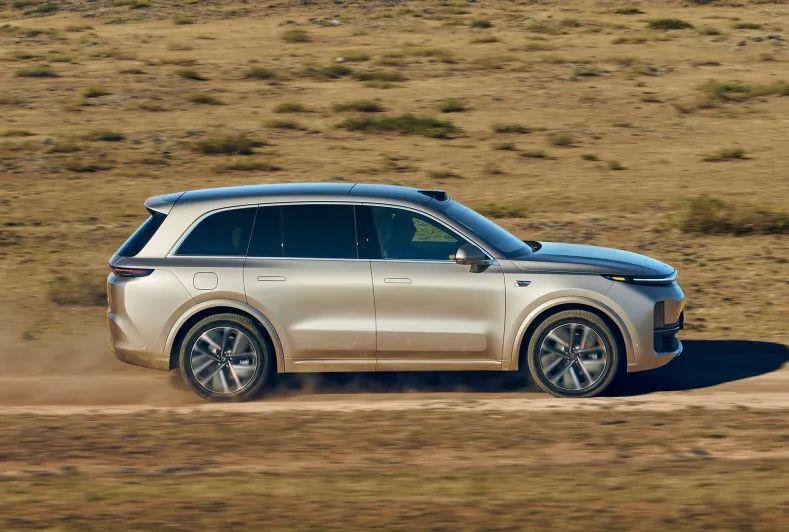 理想L8对比问界M7，30多万的新能源车怎么选？_凤凰网汽车_凤凰网