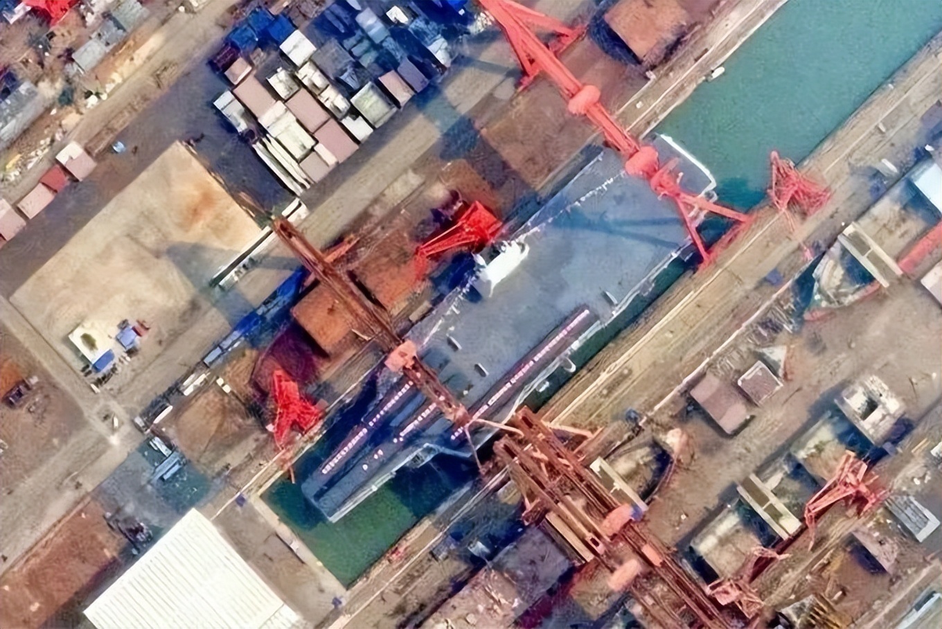 003航母引发关注！与其他国家相比，中国的航母发展处于什么水平_凤凰网