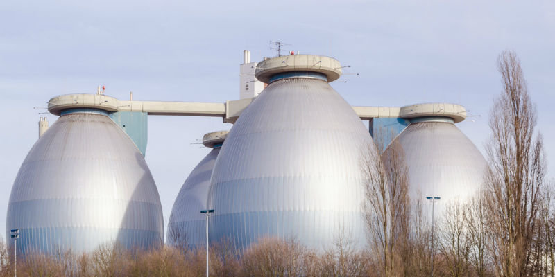 全球首次 3座全球最大LNG储罐同步升顶_凤凰网