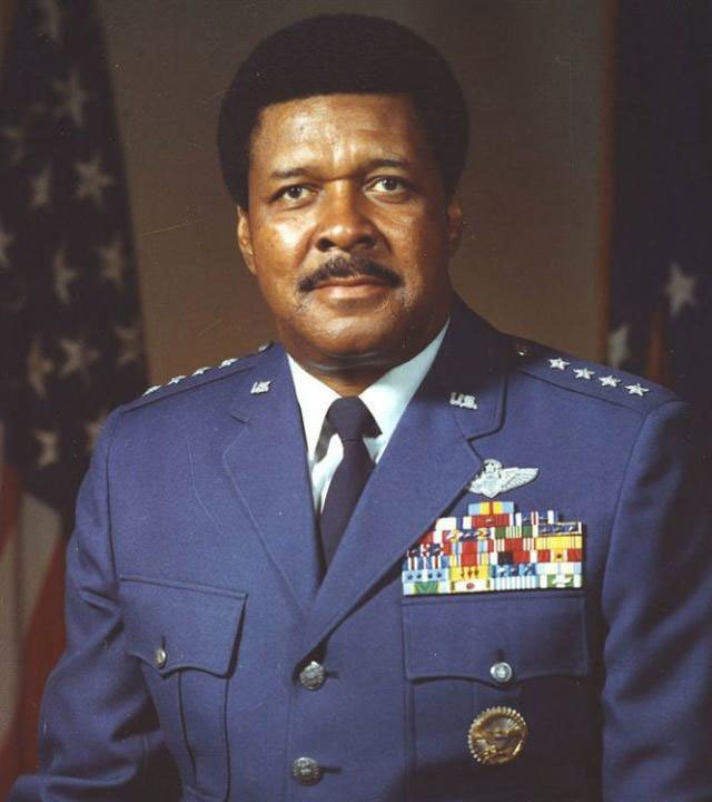 越战中，美军小型侦察机创奇迹击落米格-17，美陆军却下了封口令_凤凰网历史_凤凰网