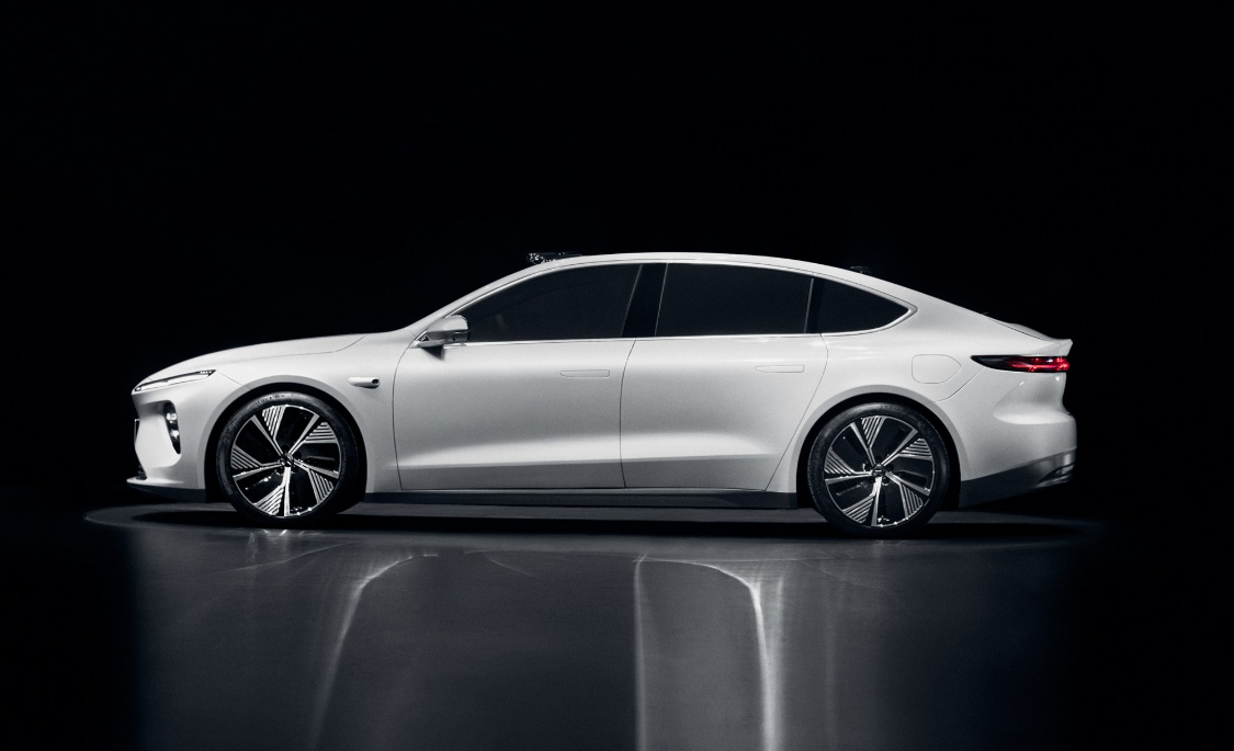 50万新能源天花板？蔚来ET7车长超5米轴距超3米，最大续航700公里_凤凰网汽车_凤凰网