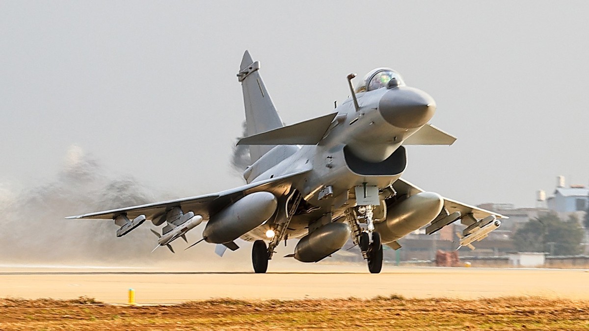 重磅！出口36架歼-10CE后，成飞将停产歼-10C全力供应歼-20？_凤凰网