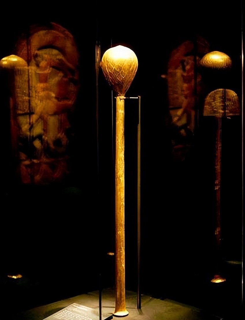 从人字拖到弓箭都金光闪闪，古埃及法老上阵打仗的武备有多氪金？__凤凰网