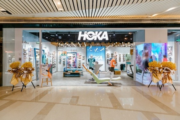 HOKA ONE ONE(R)华北首家直营品牌形象店于北京正式开业_凤凰网