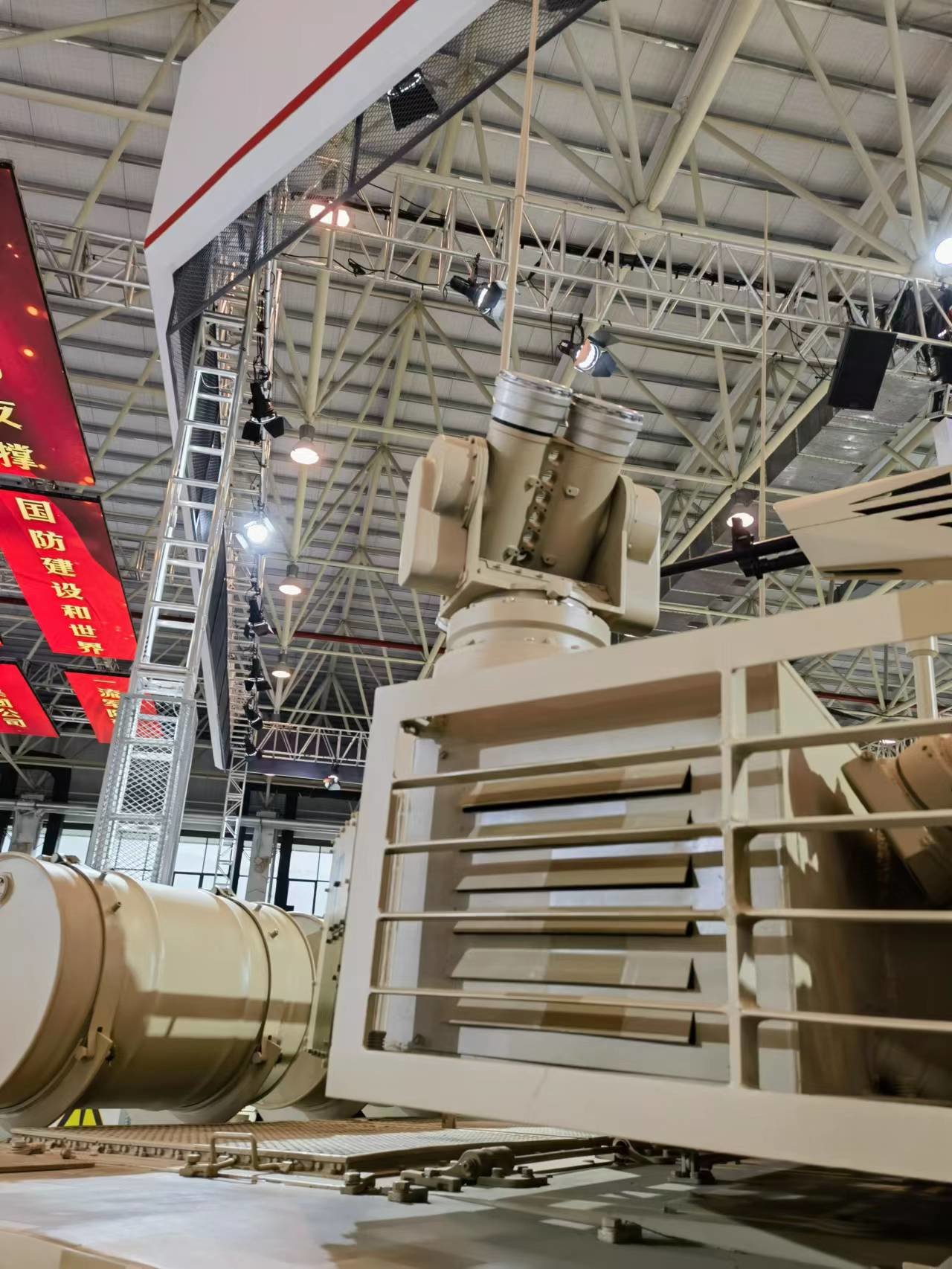 珠海航展抢先看：多种新陆战装备亮相航展现场-军工资源网——军工网 军民两用服务平台