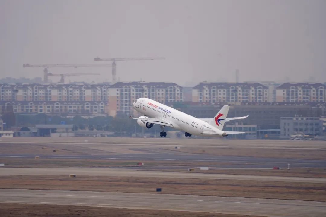 100小时，9条航线，全球首架C919国产大飞机开启验证飞行_凤凰网