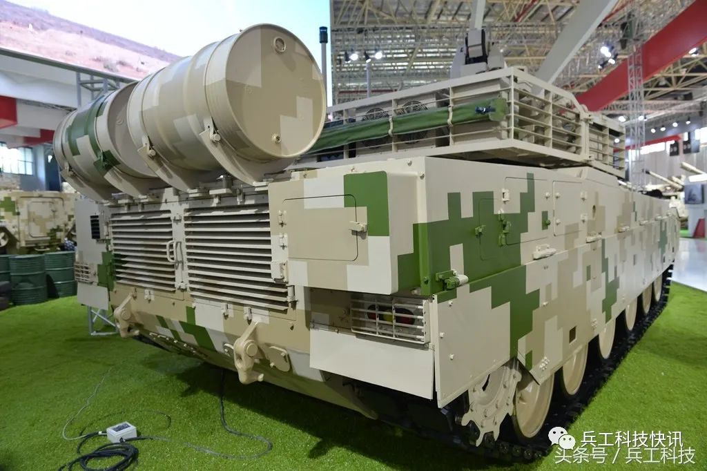 中国新型外贸坦克强势出击:VT2和VT4有何不同？_凤凰网