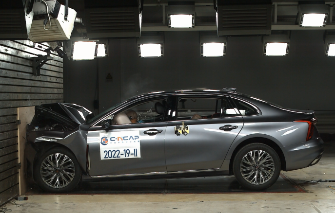 红旗H5获C-NCAP碰撞测试五星级安全评测__凤凰网