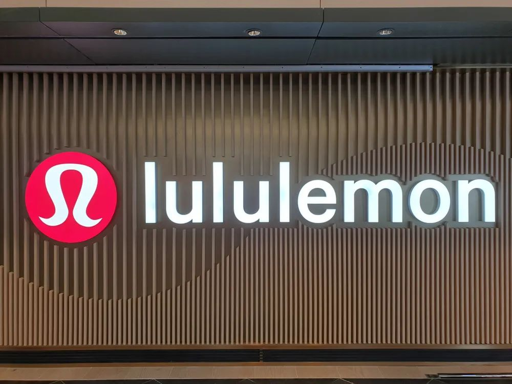 营收破60亿刀，lululemon的第二条“小黑裤”在哪？_凤凰网