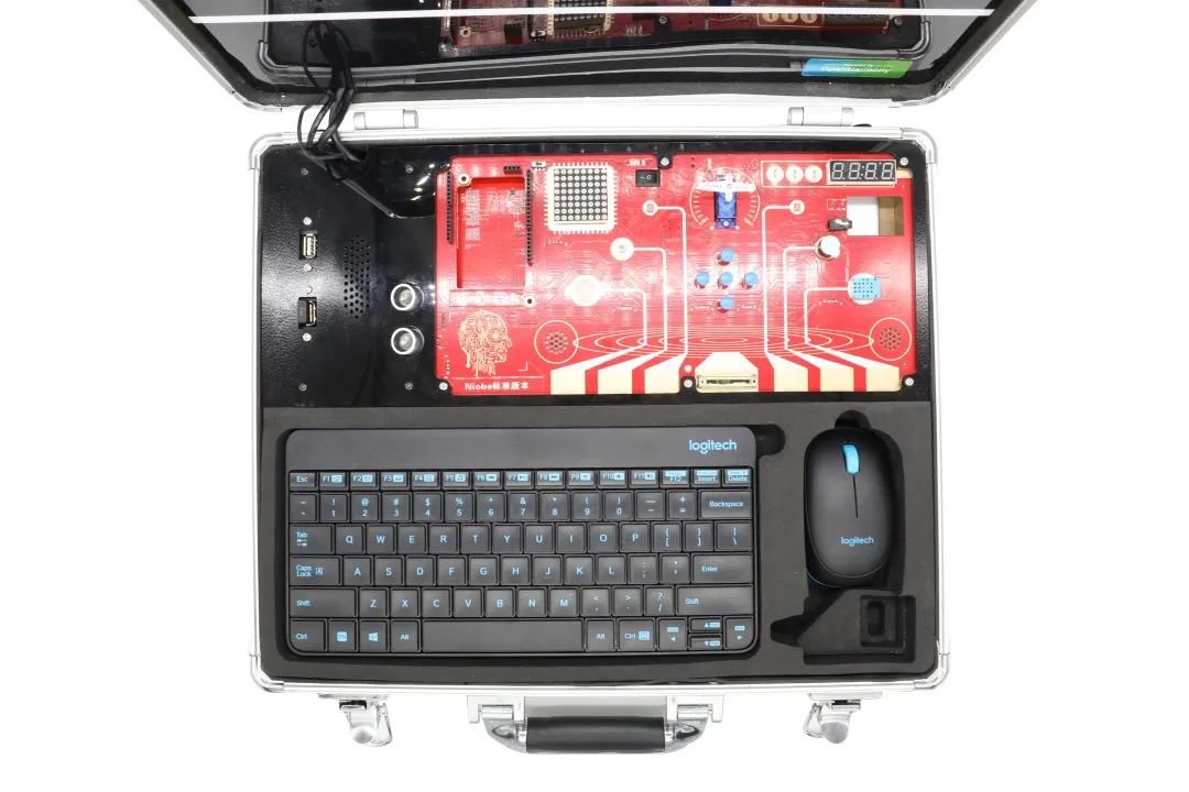 开鸿智谷Niobe北向应用实验箱兼容OpenHarmony_凤凰网科技_凤凰网