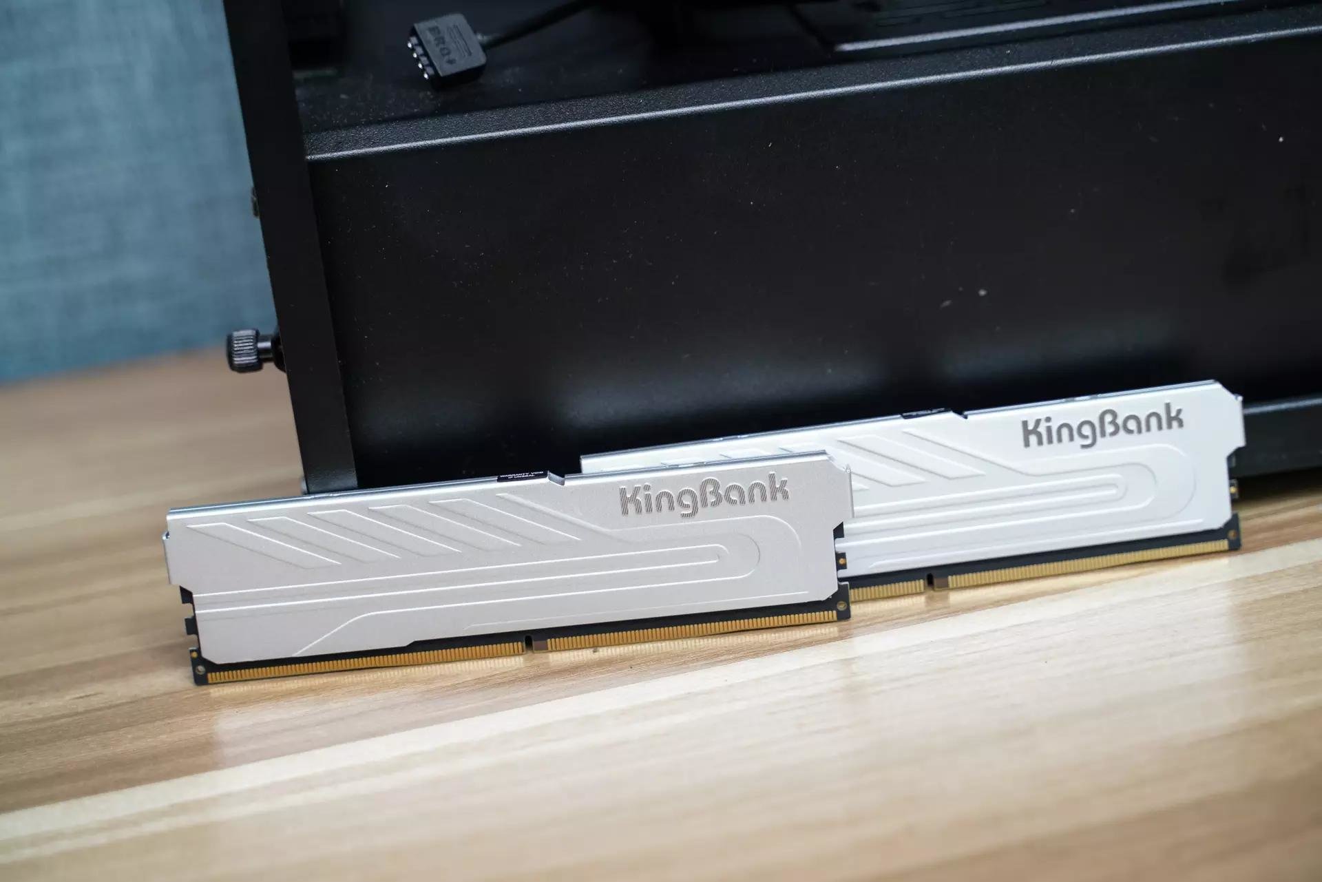 亲民高频DDR5内存，金百达6000MHz银爵32GB：一键超频性能大涨__凤凰网