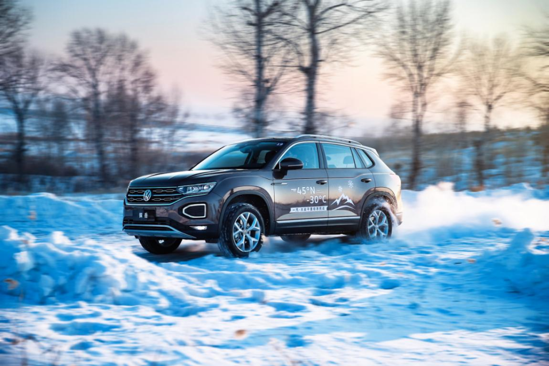 「维基试驾」揽境530 V6：查干湖上的冰面使者_凤凰网汽车_凤凰网