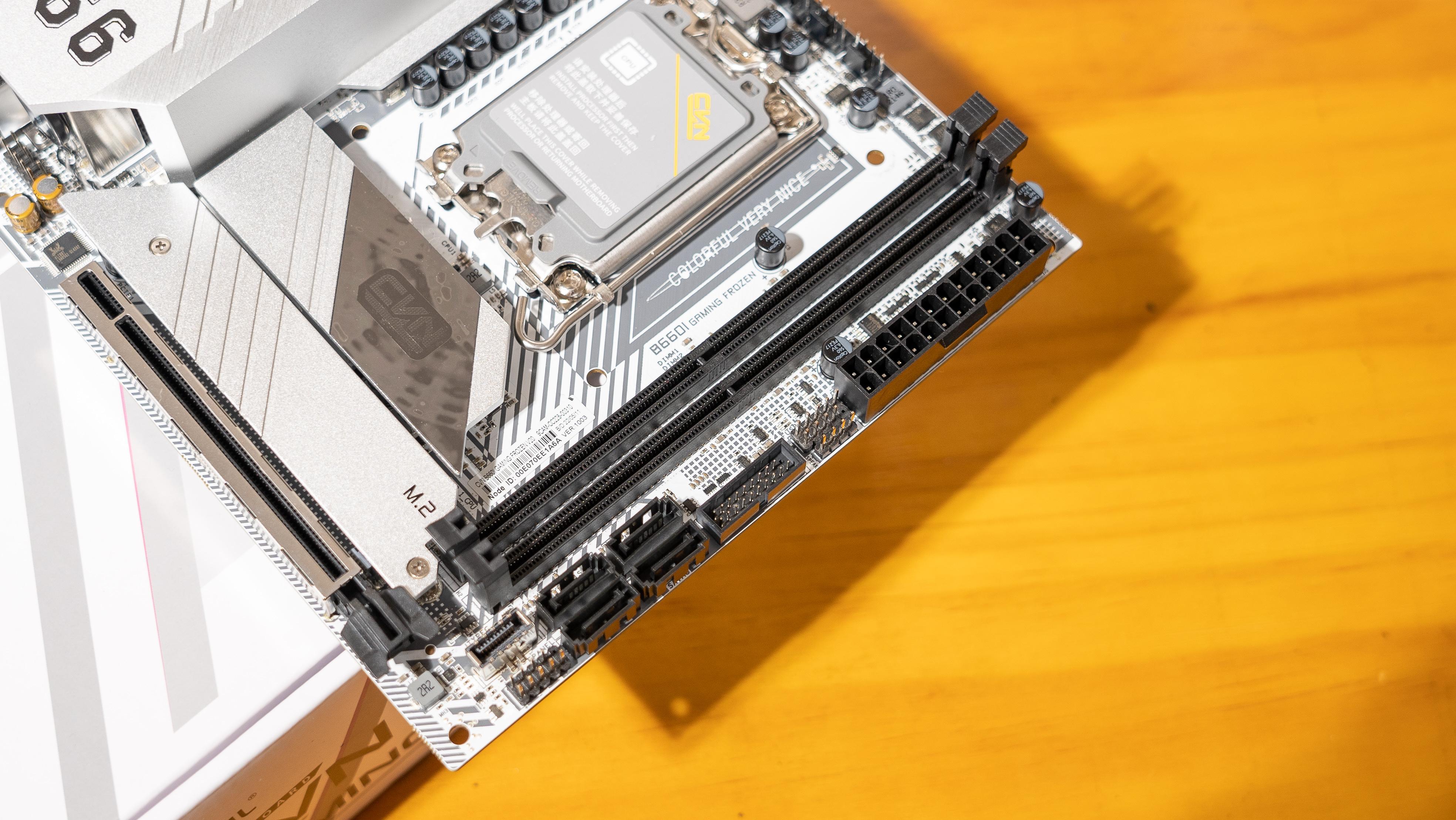 ITX我又来了，12490F+七彩虹B660I+6650XT的小钢炮分享__凤凰网