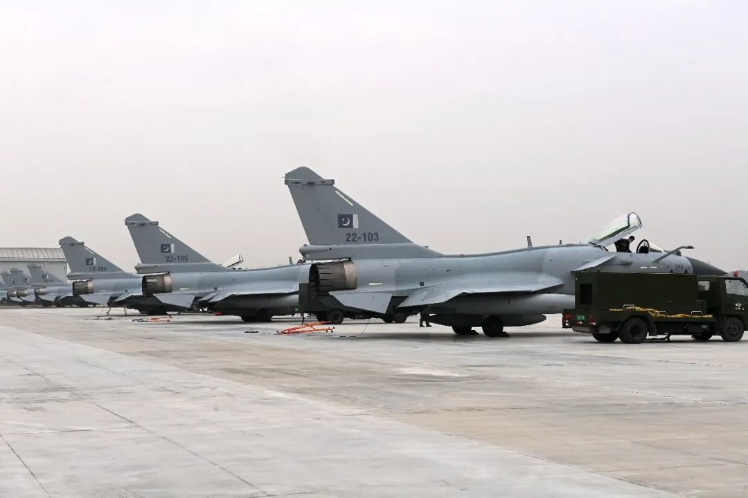 巴空军引进歼10C 中国高端军机出口的一次重大突破_凤凰网