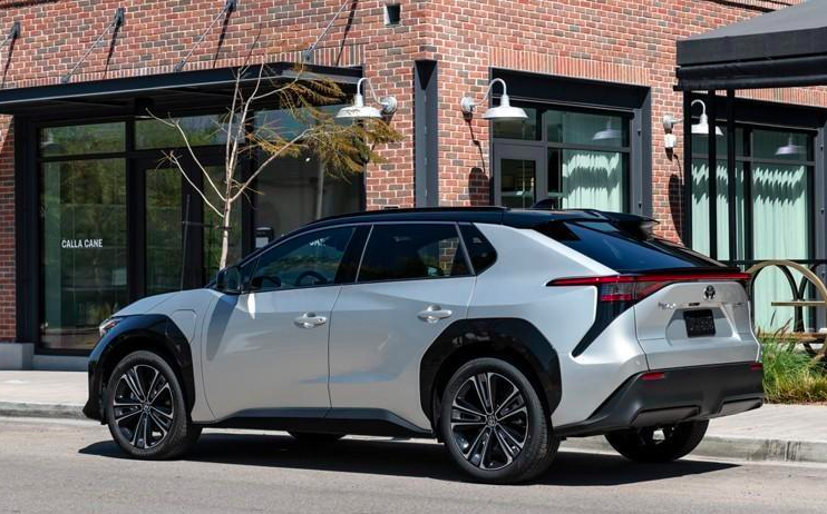 轴距不输汉兰达 最高续航615km 一汽丰田bZ系列首款纯电车型上市_凤凰网