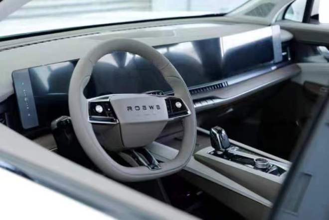 汽势新车：大空间三联屏9AT+2.0T 荣威RX9六座版谍照首曝光_凤凰网汽车_凤凰网