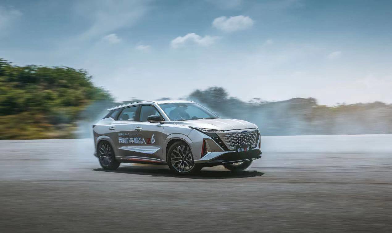 上市热销，我的汽车机器人欧尚Z6第30000辆下线_凤凰网汽车_凤凰网