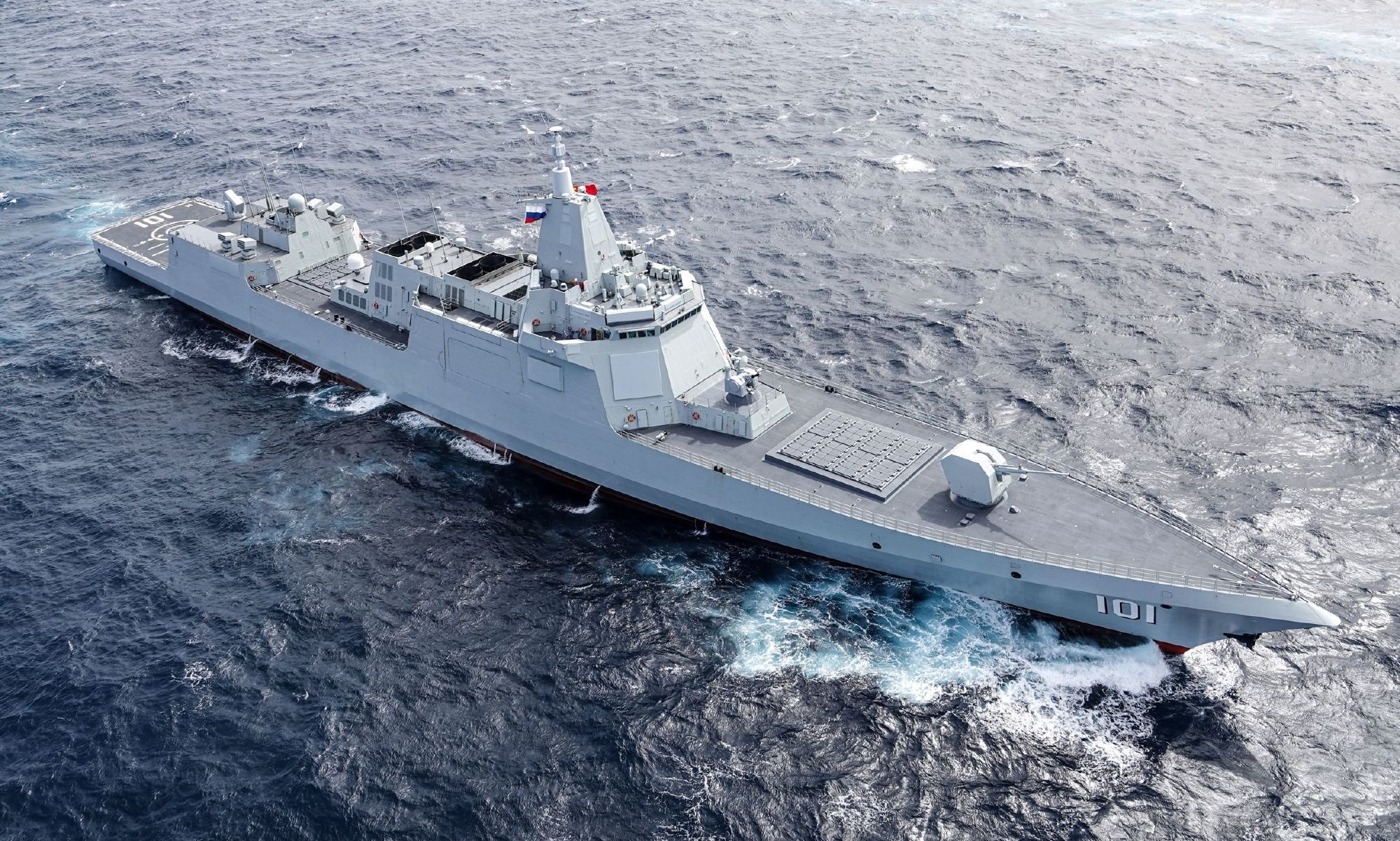 福建舰下水后 英国北洋水师水兵墓地前满是中国军舰照片_凤凰网资讯_凤凰网