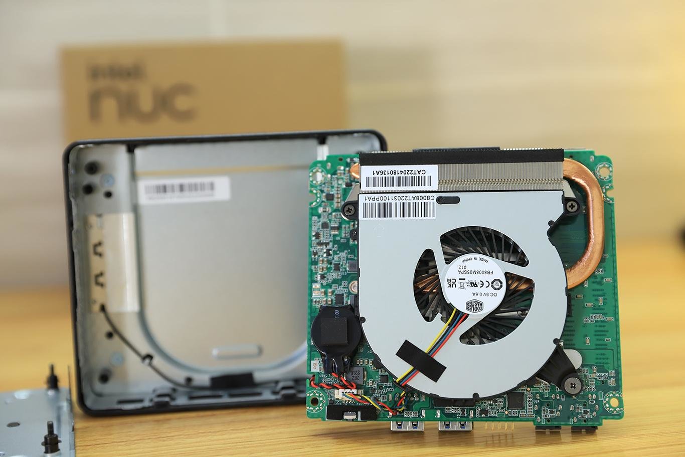 手掌大小的电脑，1000元的四核NUC，intel阿特拉斯峡谷评测__凤凰网