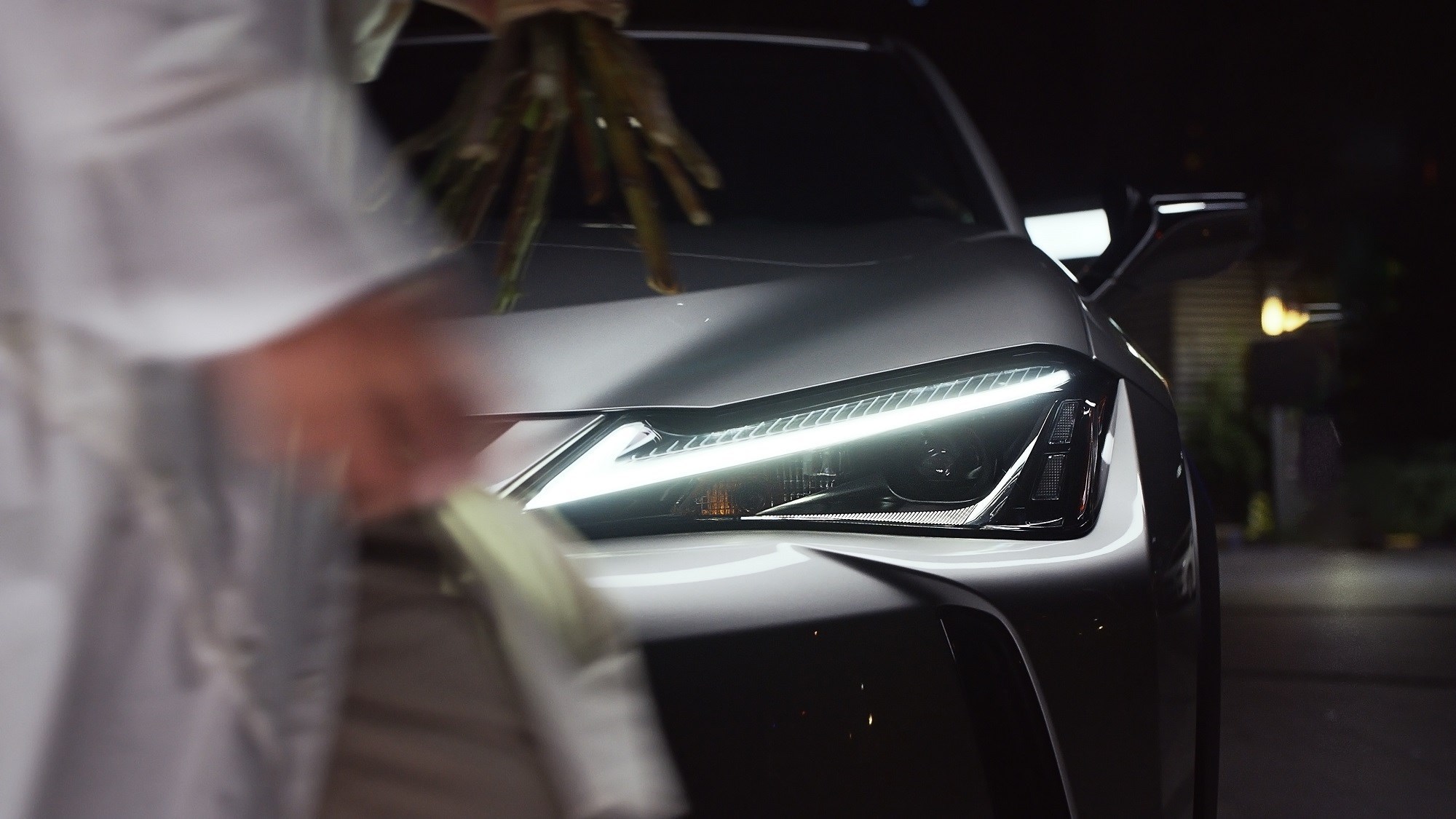 售价26.78万元起，新款雷克萨斯UX 260h正式上市_凤凰网汽车_凤凰网