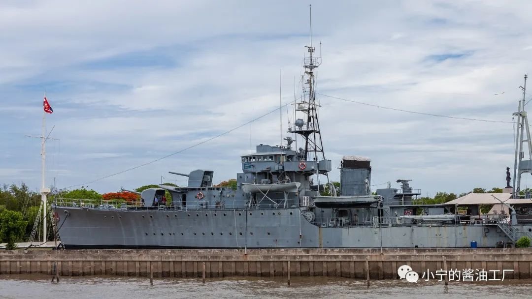 海疆系列油画《涅凤紫鸣》—— 解放军的初代“旗舰”，护卫舰“南昌”_凤凰网