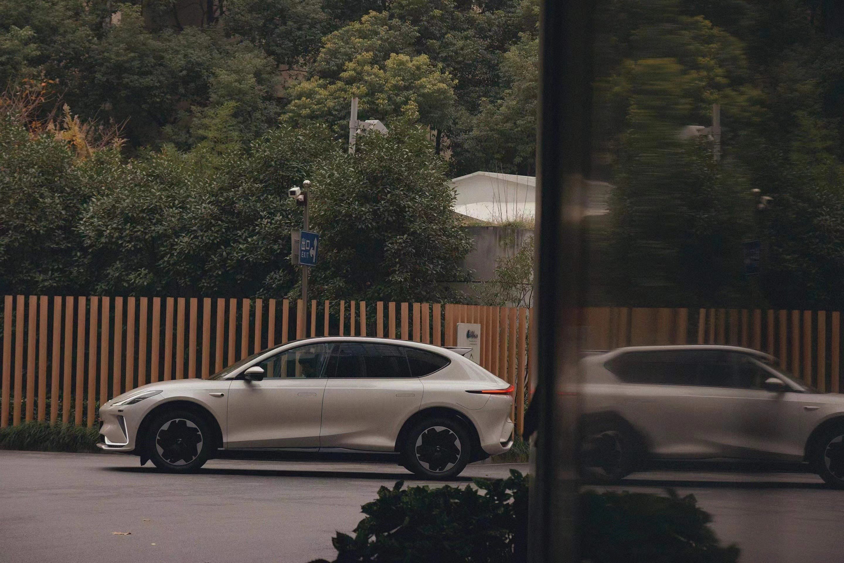 智己LS7：做最懂用户的“Soulmate”？_凤凰网汽车_凤凰网