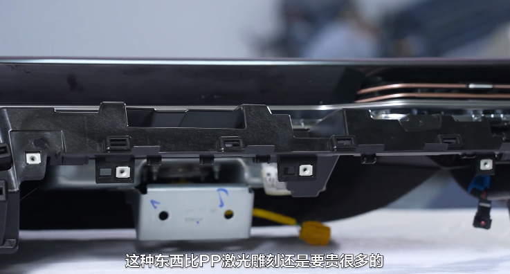 拿铁DHT-PHEV拆车暴露细节,这种级别的隔音用料卖22.9万起合适吗？_凤凰网