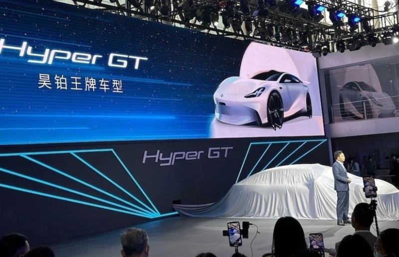 Hyper GT首发亮相，广汽埃安加速品牌向上_凤凰网汽车_凤凰网