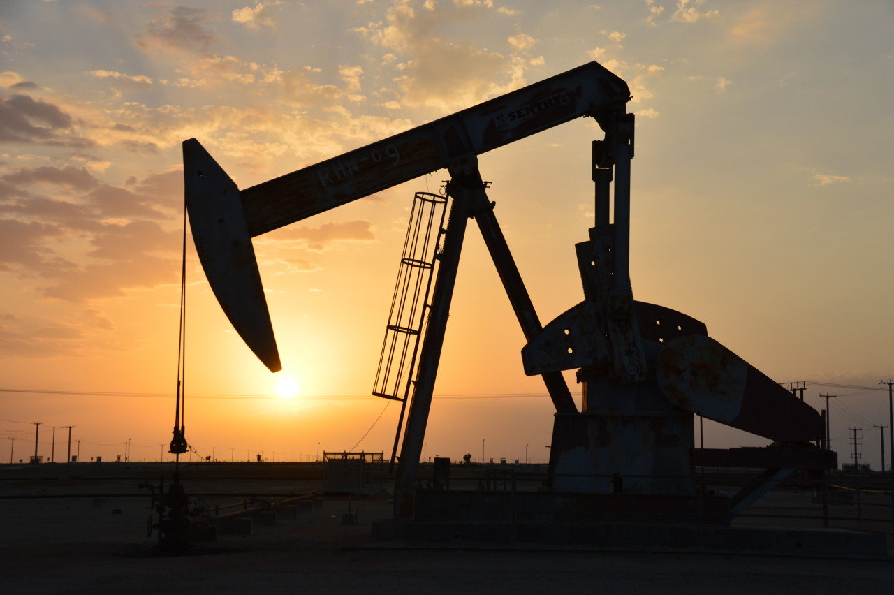 国庆假期后油价或再次下调，92号汽油有望重返“7元时代”_凤凰网财经_凤凰网