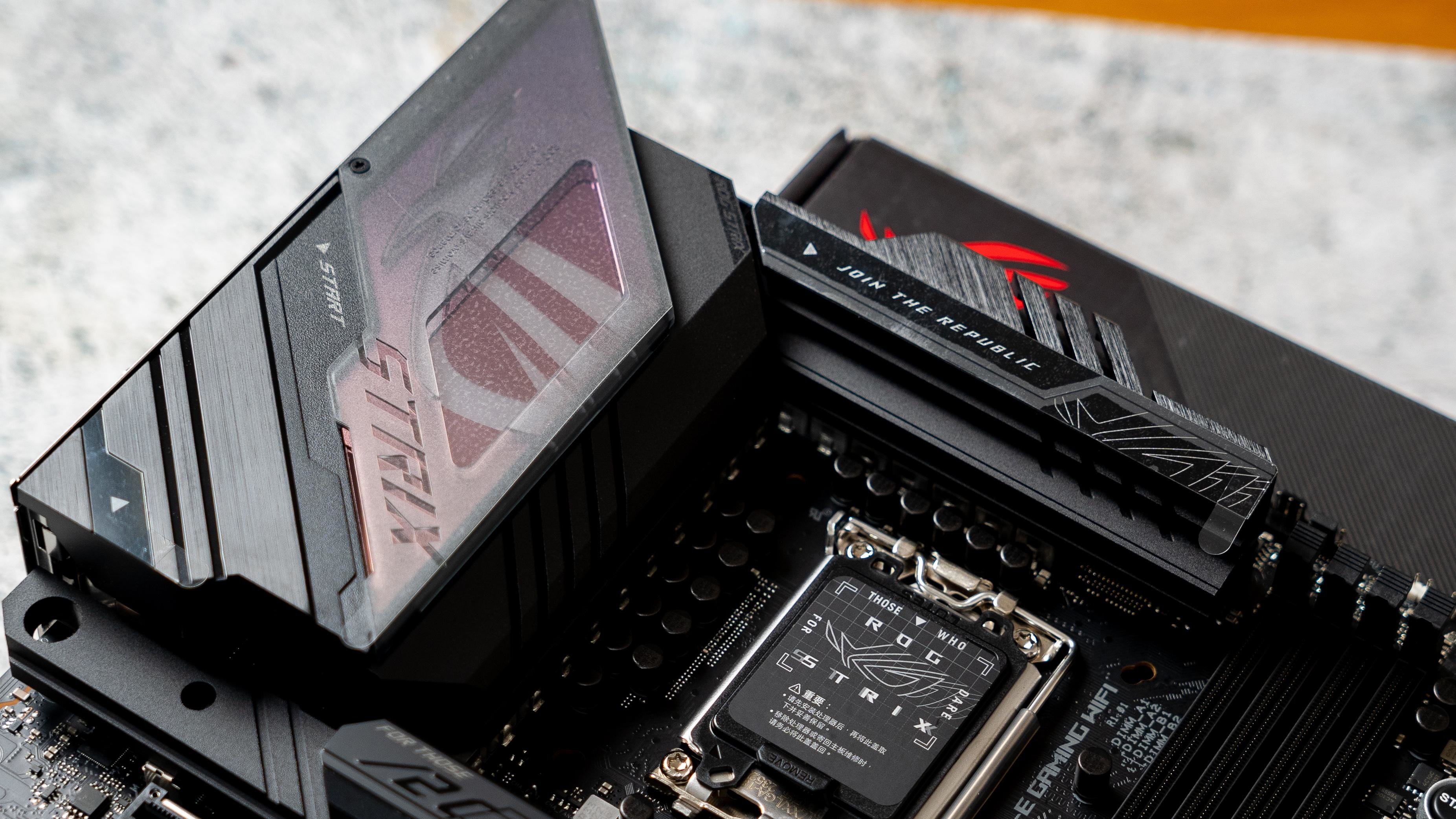 桌面上的外星战舰：ROG Z790E 13700K 索泰RTX 4090的装机分享__凤凰网
