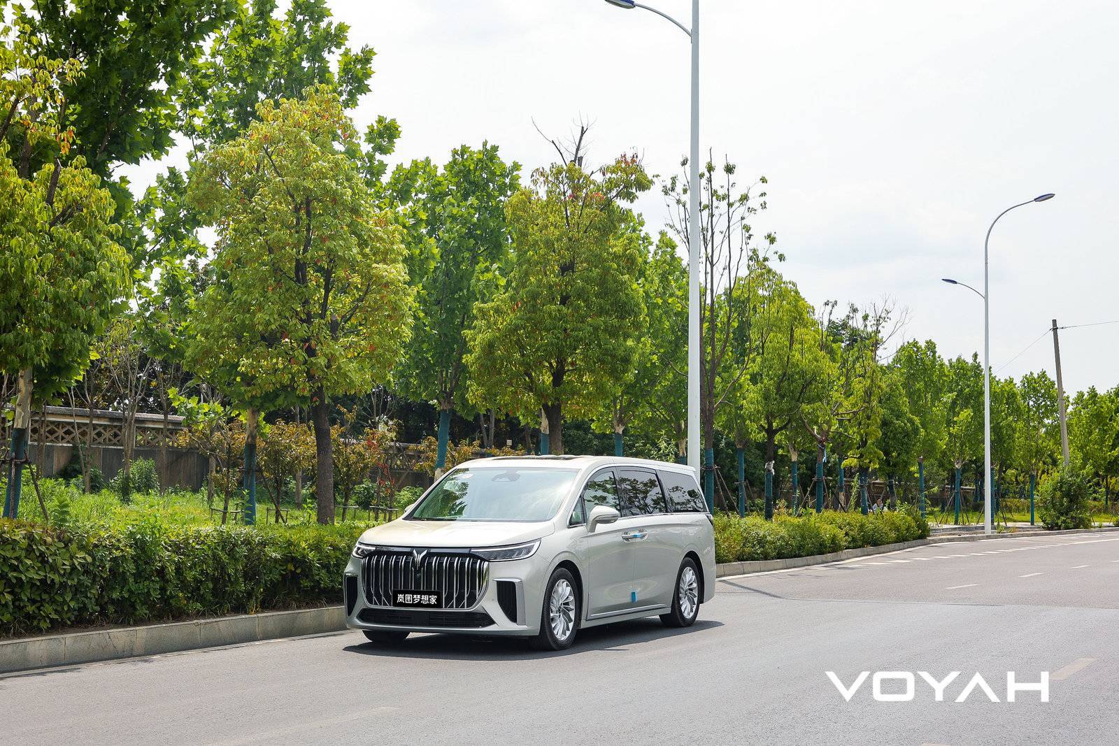 WLTC最高续航750km，合肥试驾电动豪华旗舰MPV岚图梦想家！_凤凰网汽车_凤凰网