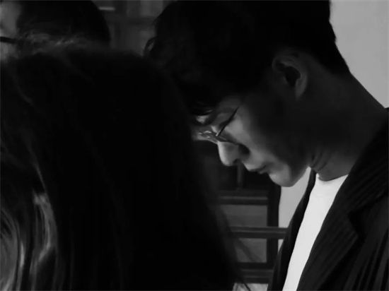 华夏国际时尚周创始人李康：一场黄河秀 浓浓华夏情_凤凰网商业_凤凰网