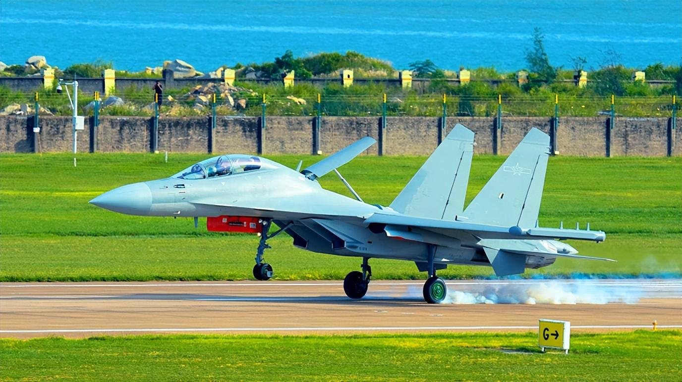 外媒称歼-16造价达8000万美元 性能超过苏-35_凤凰网