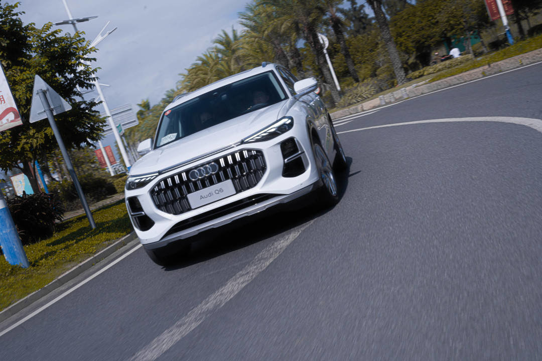 2.5T动力加持，却不急不躁，上汽奥迪Q6初体验