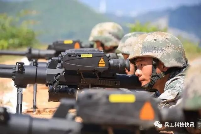 震慑敌胆的狙击“榴弹炮”，国产131型狙击榴弹发射器_凤凰网