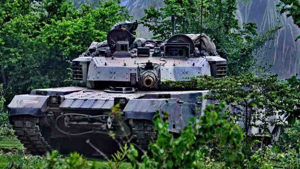 砸牌子了？中国出口尼日利亚的VT-4坦克，30分钟才能打出炮弹？_凤凰网