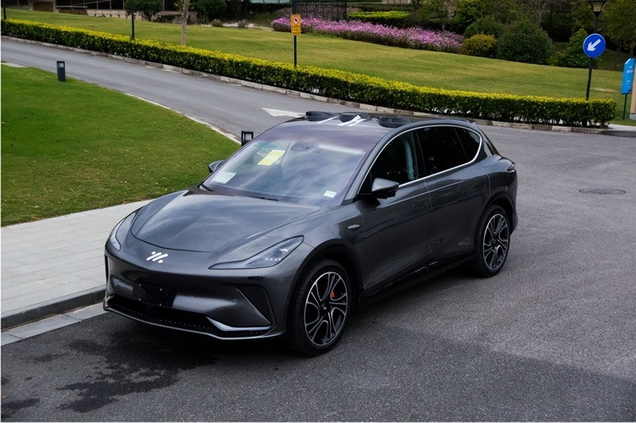 智己LS7谍照曝光！运动感一览无余！_凤凰网