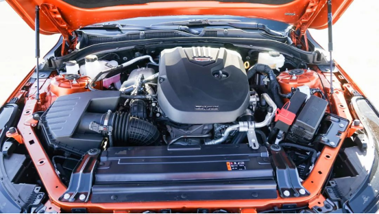 凯迪拉克1.5T动力CT4上市，1.5T的CT5也即将到来，折后该买谁？_凤凰网汽车_凤凰网