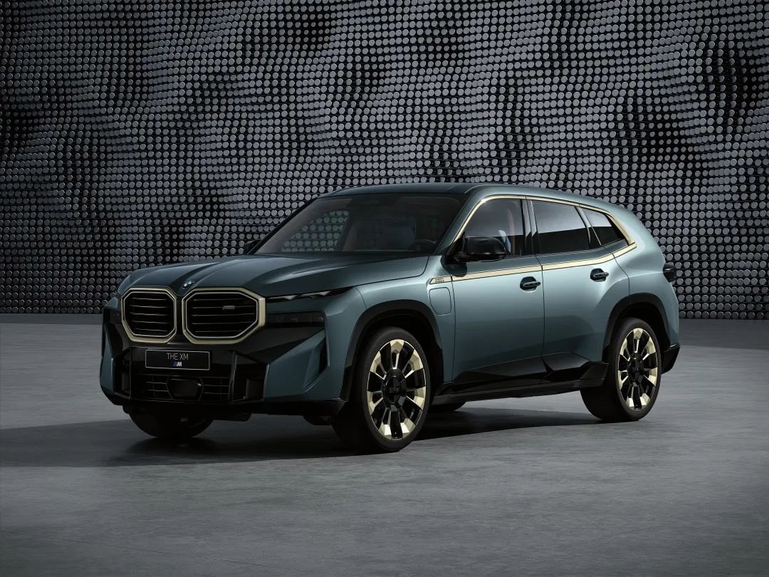 宝马BMW XM全球首发：预售价236万元 首度“触电”_凤凰网