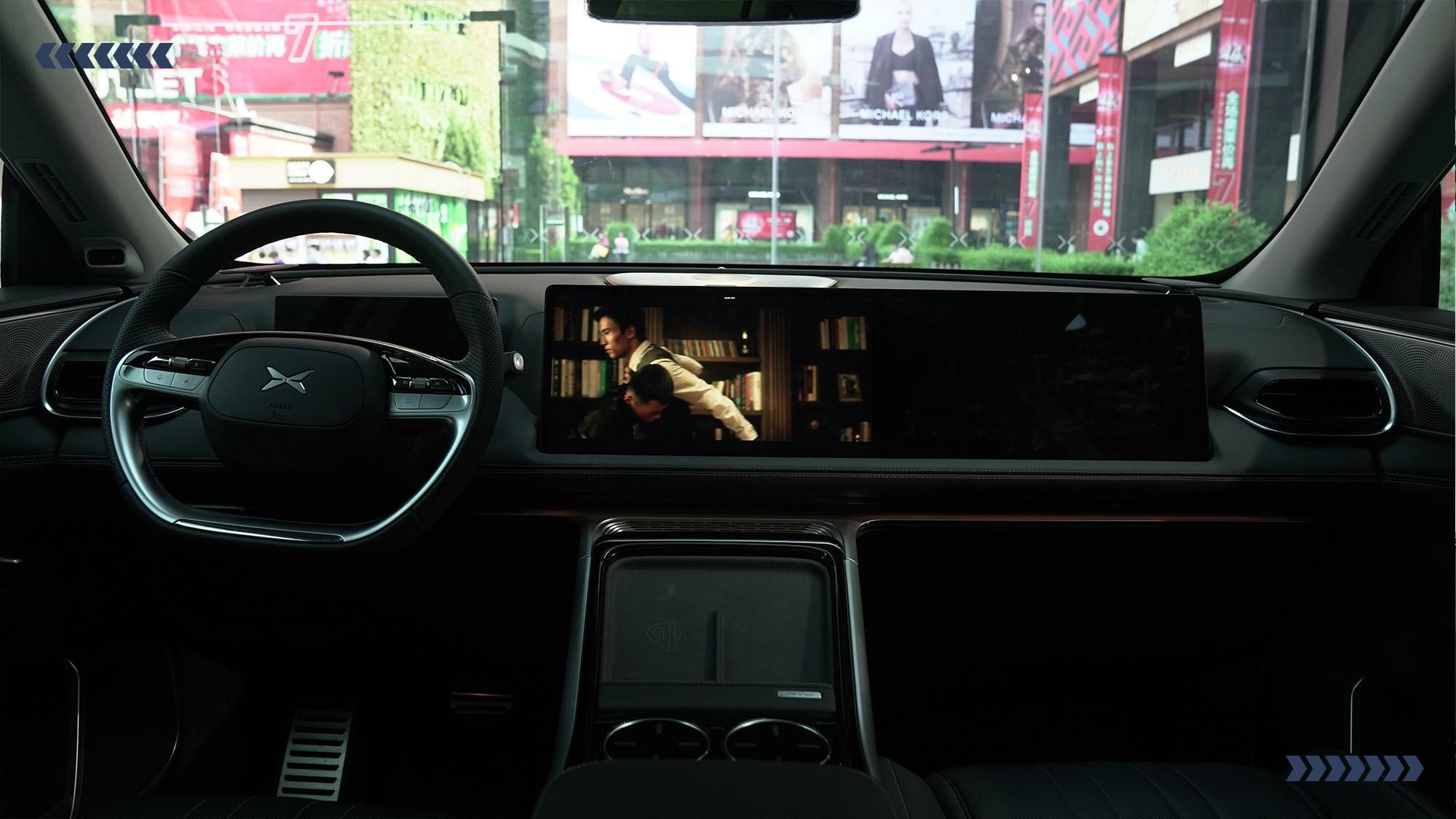 小鹏G9、理想L9静态体验帖：谁更擅长座舱那点事儿？_凤凰网汽车_凤凰网